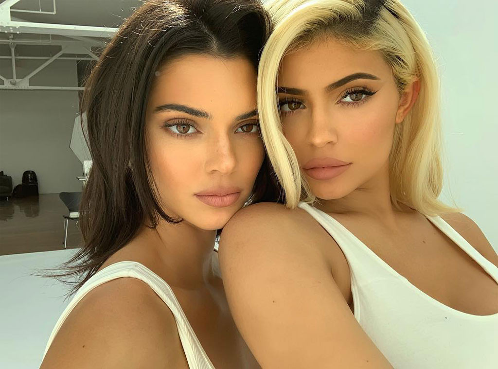 Kendall Jenner's New Bangs Make Her Look Like Kris and Kylie's Twin | E ... Kendall Jenner's New Bangs Make Her Look Like Kris and Kylie's Twin | E ...